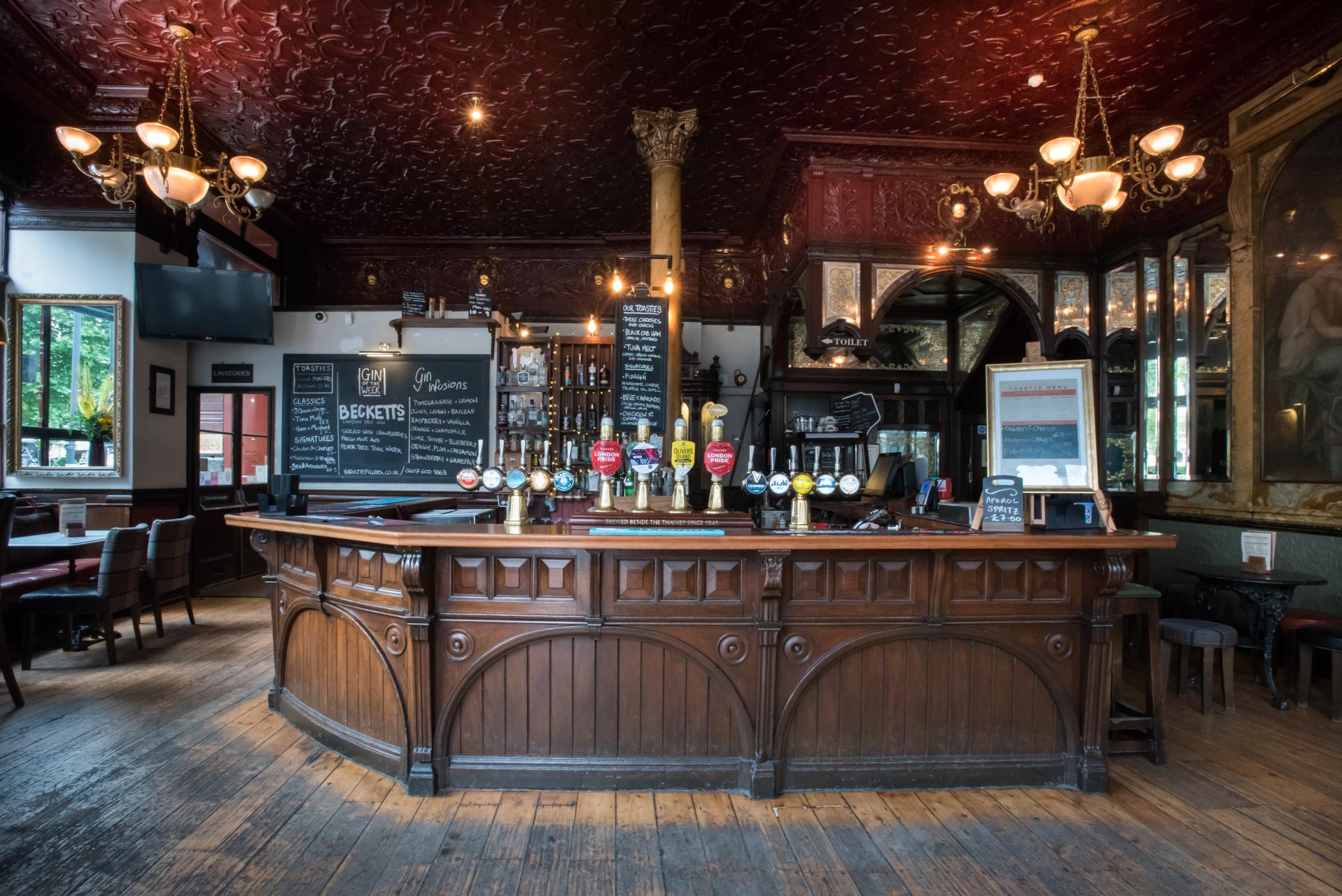 Drinks at The Viaduct Tavern